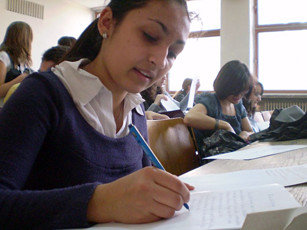 Locuri speciale pentru elevii rromi, la licee şi facultăţi | Gazeta Nouă