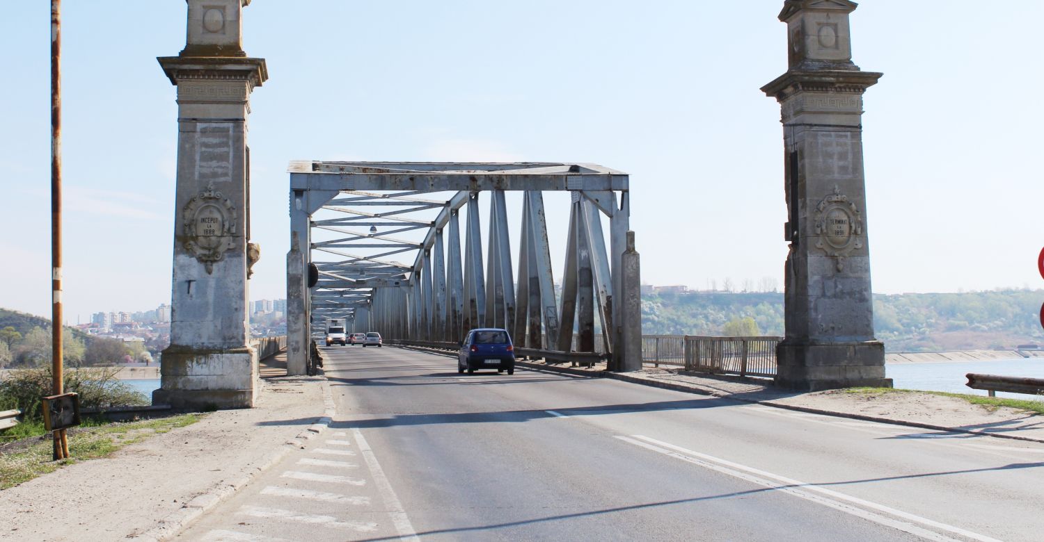 Autorităţile se pregătesc să închidă Podul Olt. Ruta ocolitoare, pe ...