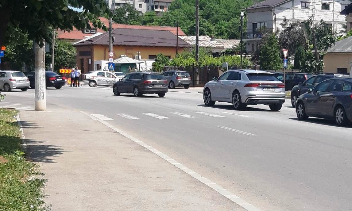 FOTO&VIDEO. Strada George Poboran din Slatina, închisă din cauza unei ...