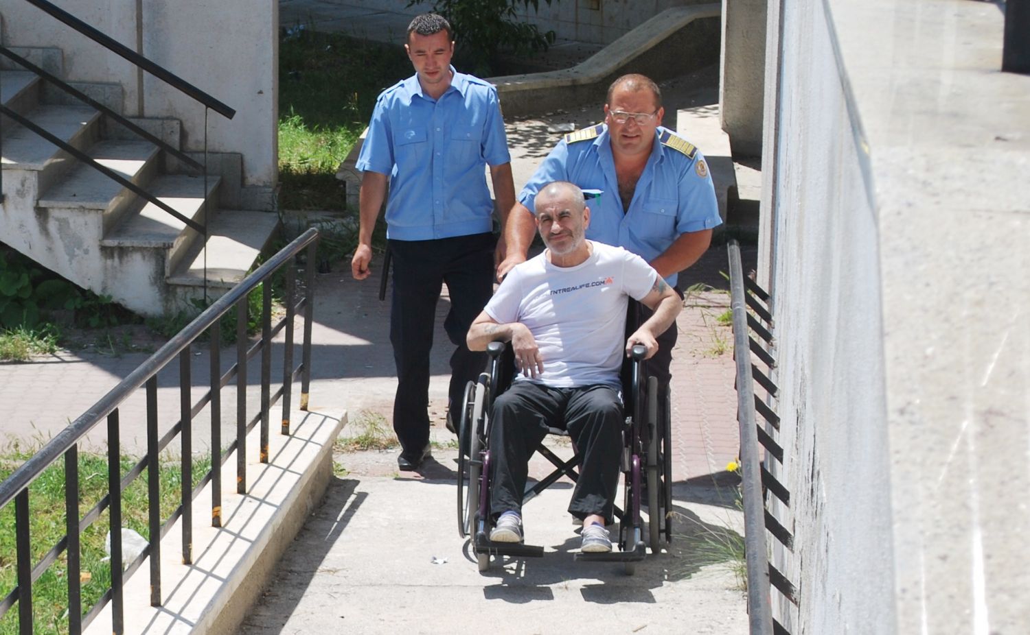 Cunoscutul cămătar din Brebeni, Constantin Enache, zis Mafiotu’, a ...