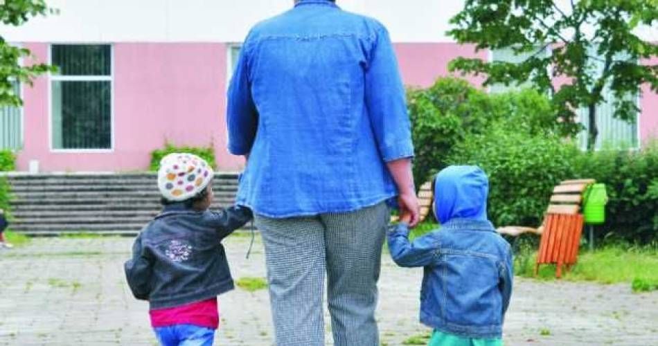 DGASPC Olt a angajat alţi doi asistenţi maternali. Locuri vacante în ...