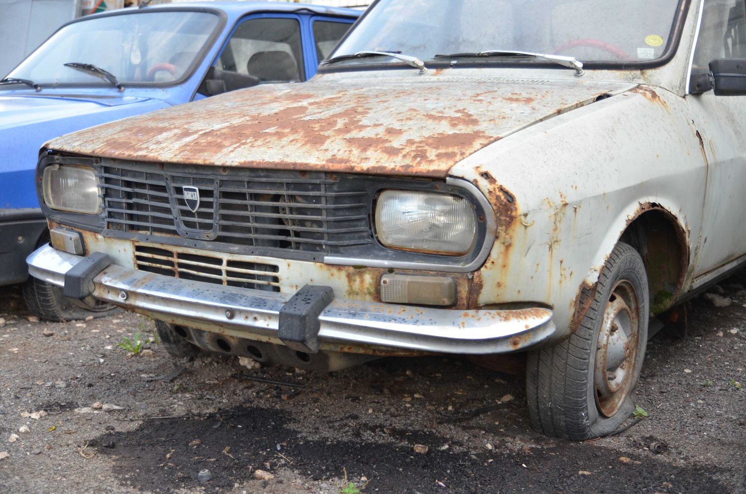 Asigurarea RCA, obligatorie şi pentru maşinile care nu circulă, dacă nu ...