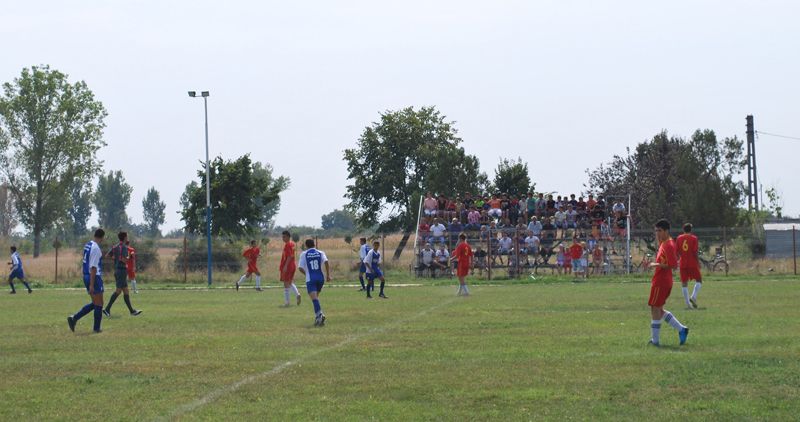 Meciul dintre Romanaţi Caracal şi Progresul Fărcaşele, întrerupt în ...