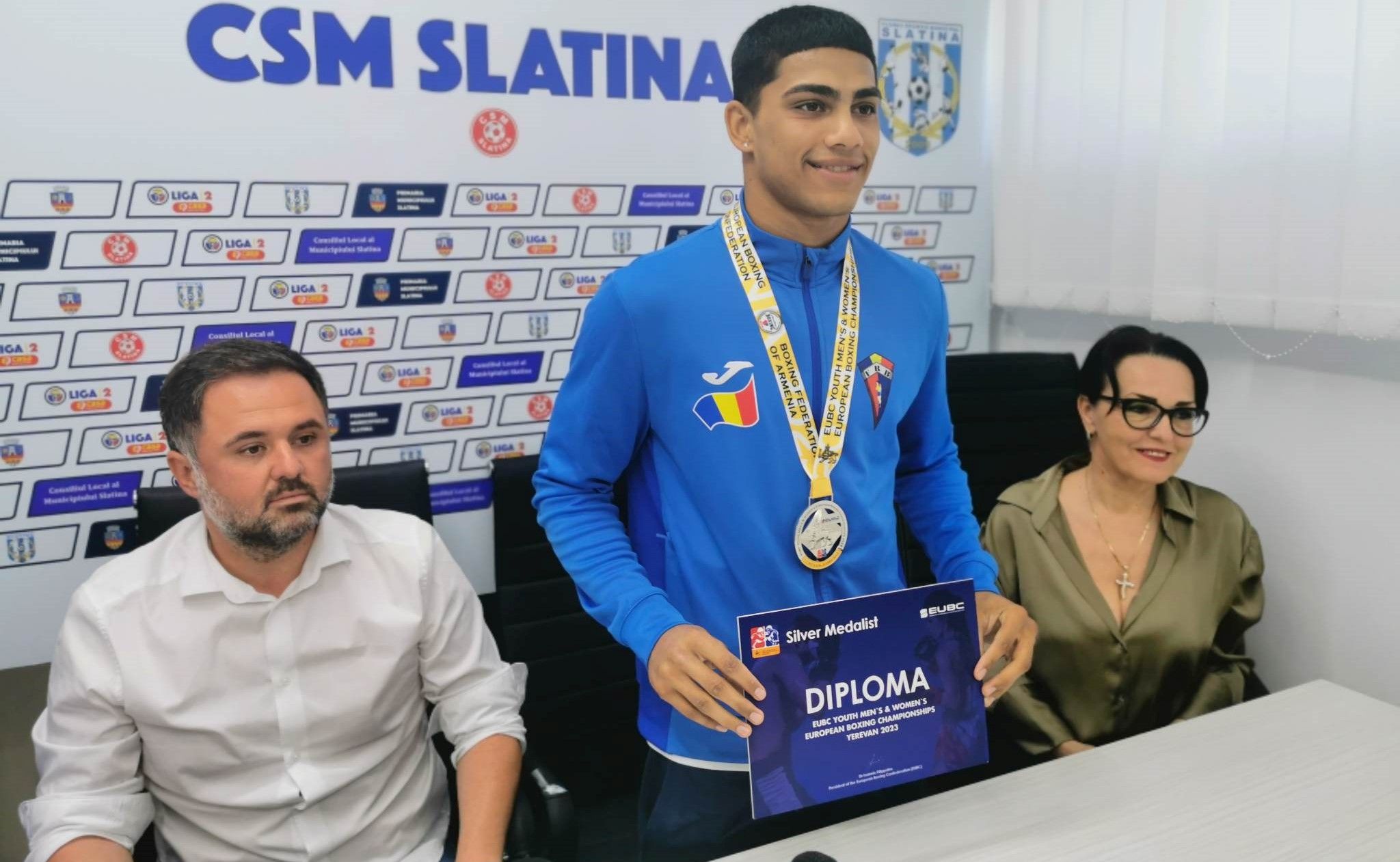 FOTO&VIDEO. Pugilistul Arun Tudoroiu, legitimat la CSM Slatina, aduce prima medalie europeană ...