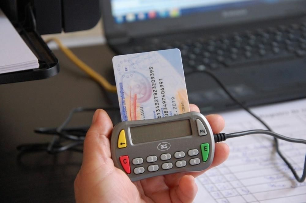 Cardurile de sănătate duplicat se ridică de la CAS Olt, în baza unei ...