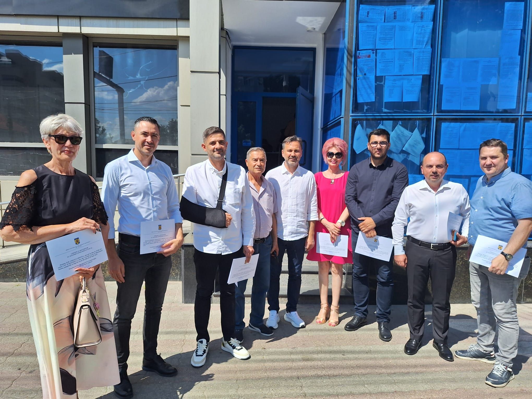 Consilierii locali PSD Slatina şi-au ridicat mandatele pentru următorii ...