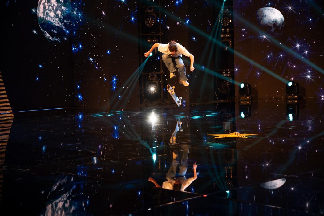 Elevul din Slatina, Daniel Popescu, la “Românii au talent“. S-a ...