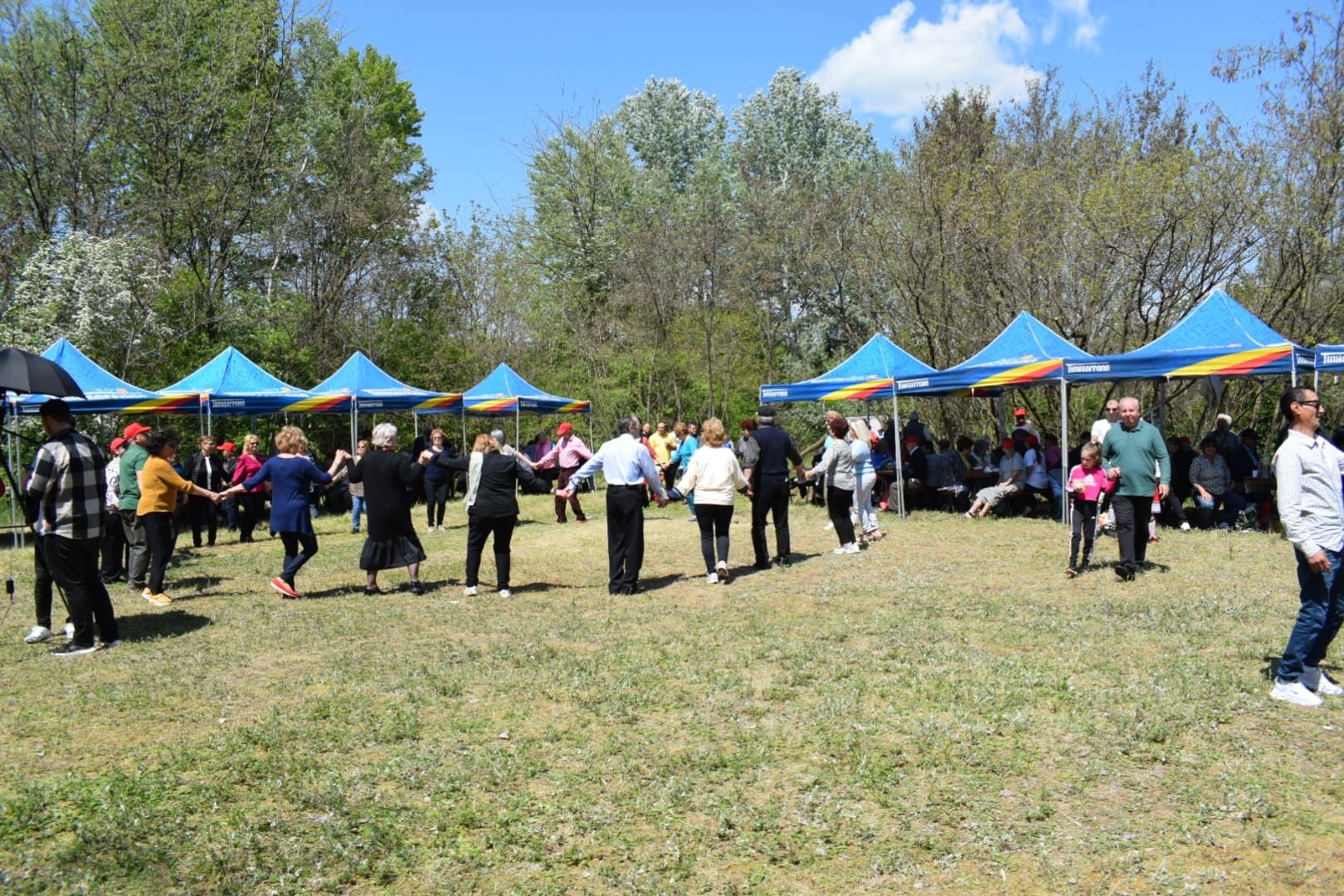 FOTO. PSD Slatina păstrează tradiţia de 1 Mai. Întâlnire cu membrii şi ...