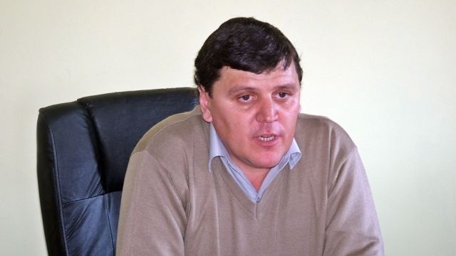 Tiutiu de la Titulescu se ţine de scaunul de primar. A contestat în ...