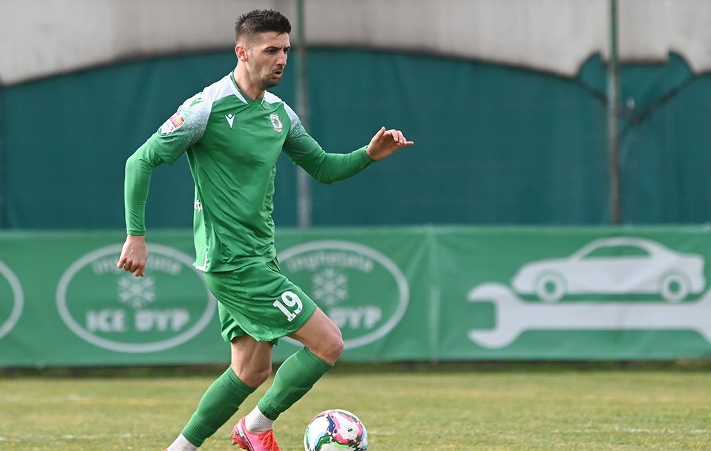 Atacantul Valentin Alexandru şi fundaşul Călin Toma au semnat cu CSM ...