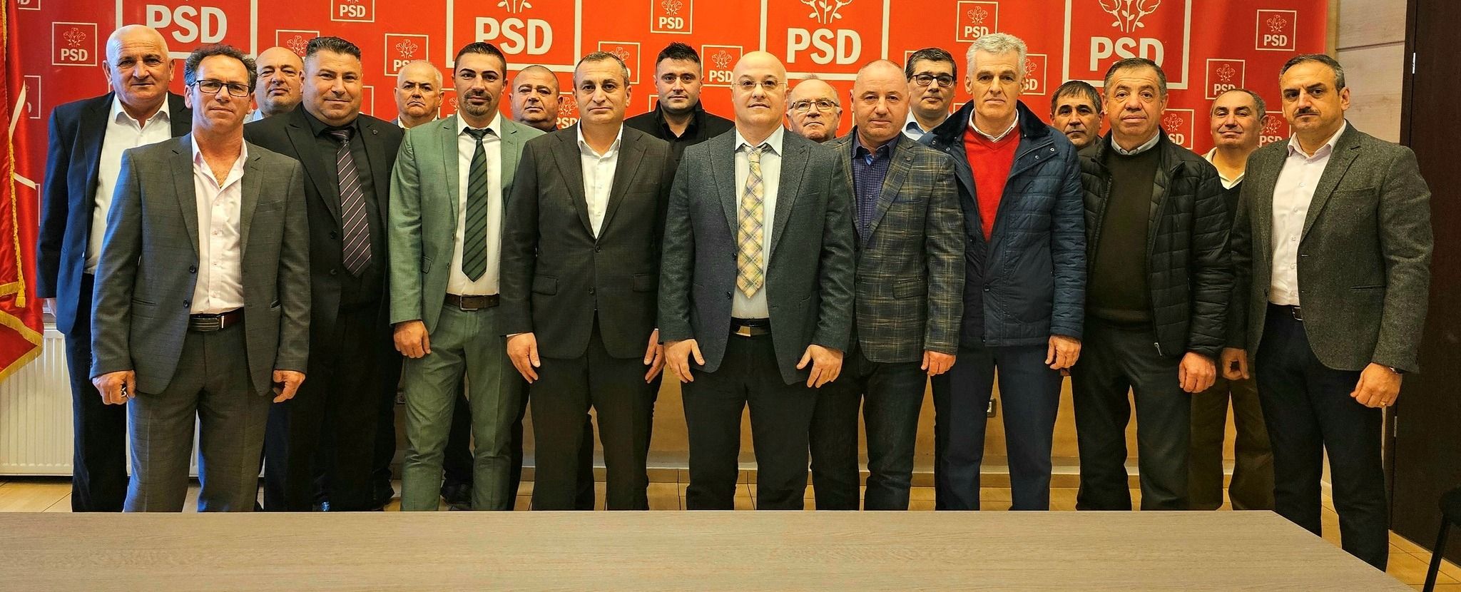 FOTO. Primarii din Cungrea (PNL) şi Leleasca (Pro România) au trecut la ...